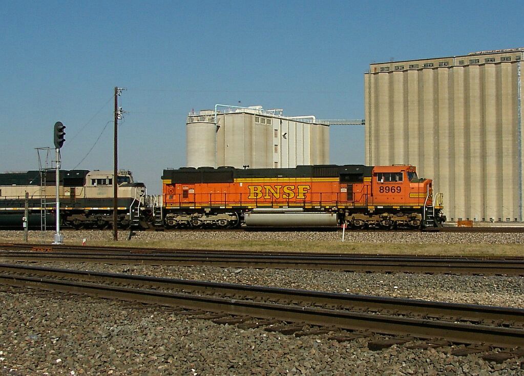 BNSF 8969